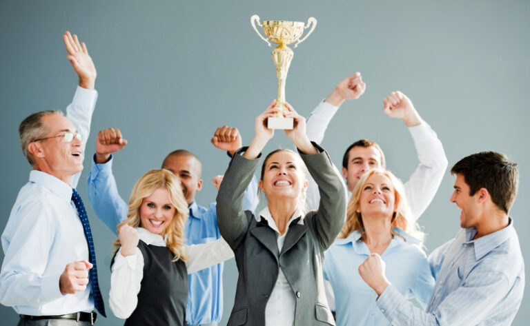 Meritocracia: o que é e como ocorre no mundo e no Brasil [RESUMO]